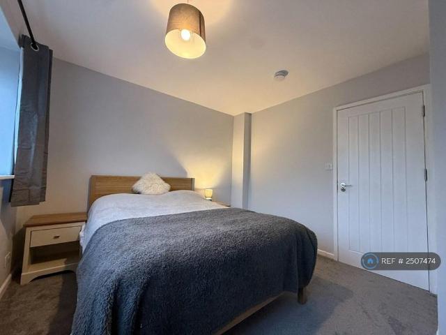 1 bedroom in a house share to rent