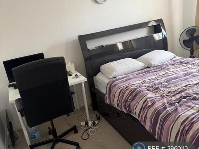 1 bedroom in a house share to rent