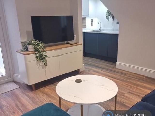 1 bedroom in a house share to rent