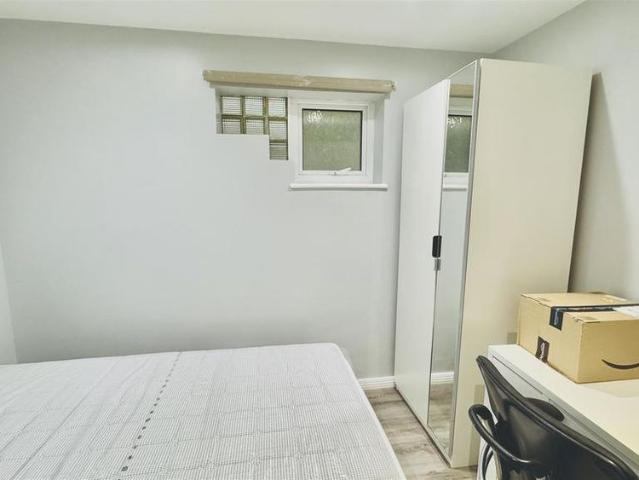 1 bedroom in a house share to rent