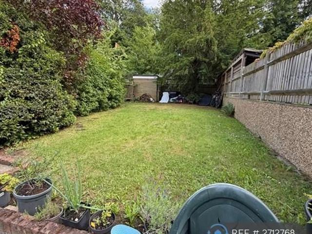 1 bedroom in a house share to rent