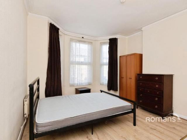 1 bedroom in a house share to rent
