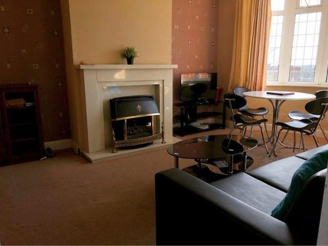 1 bedroom in a house share to rent
