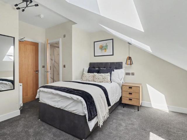 1 bedroom in a house share to rent