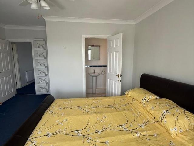 1 bedroom in a house share to rent