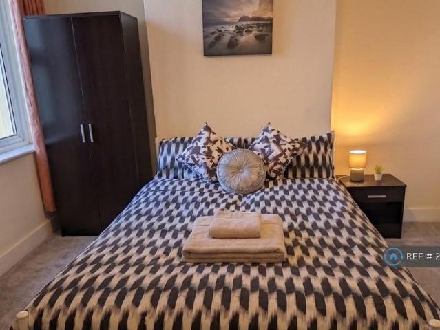1 bedroom in a house share to rent