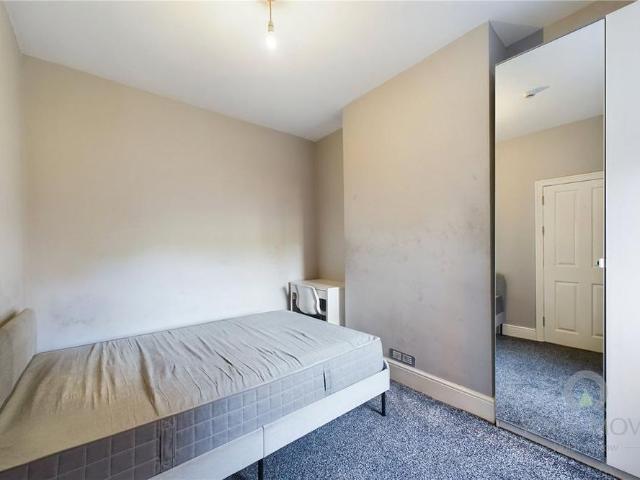 1 bedroom in a house share to rent