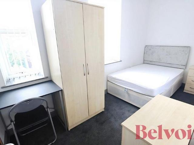1 bedroom in a house share to rent