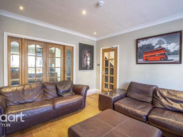 1 bedroom in a house share to rent