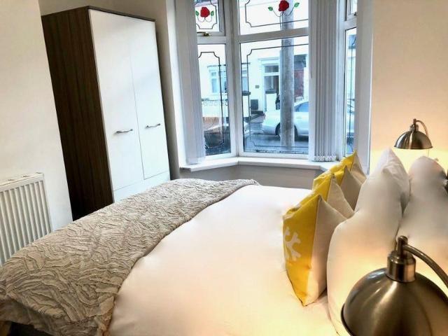 1 bedroom in a house share to rent