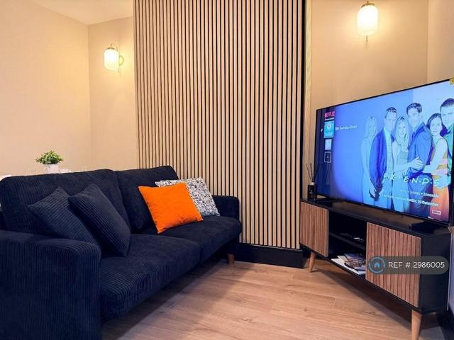 1 bedroom in a house share to rent