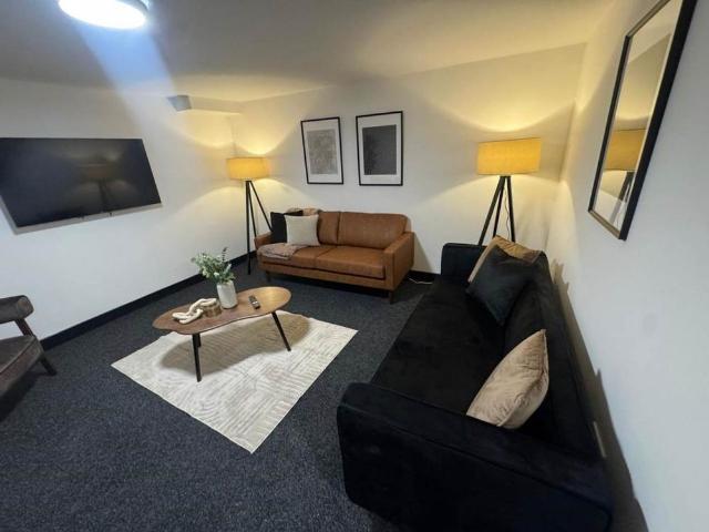 1 bedroom in a house share to rent