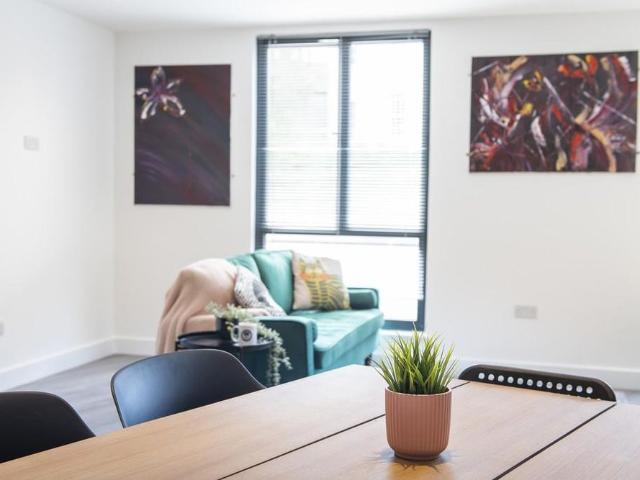 1 bedroom in a house share to rent