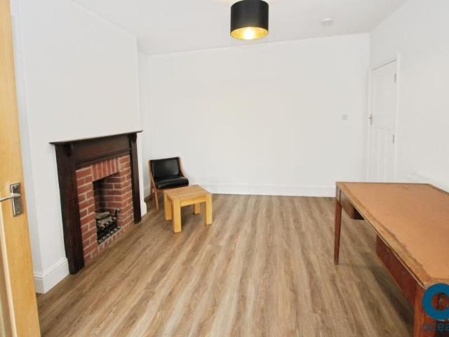 1 bedroom in a house share to rent