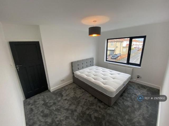 1 bedroom in a house share to rent
