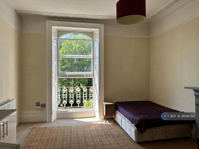 1 bedroom in a house share to rent