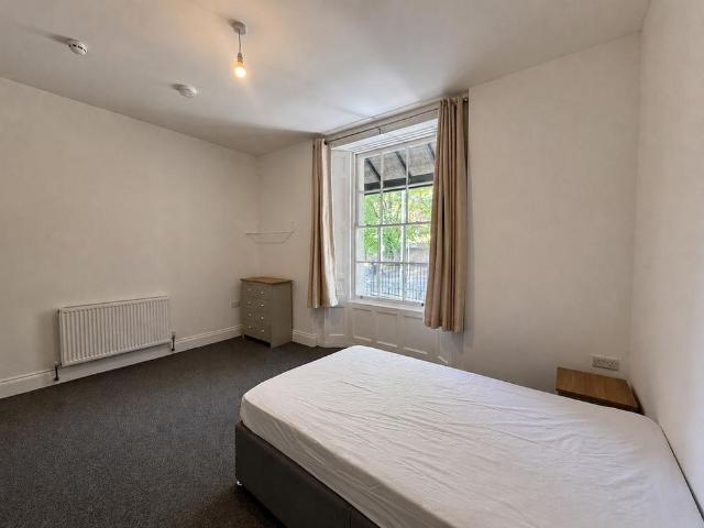 1 bedroom in a house share to rent