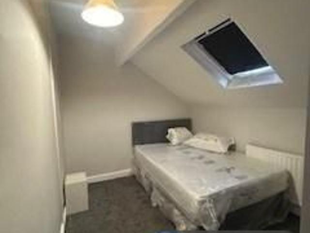 1 bedroom in a house share to rent