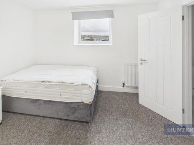 1 bedroom in a house share to rent