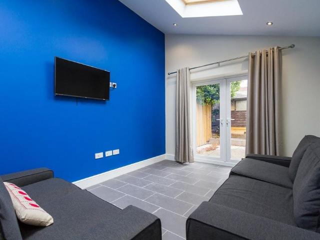 1 bedroom in a house share to rent