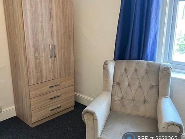 1 bedroom in a house share to rent