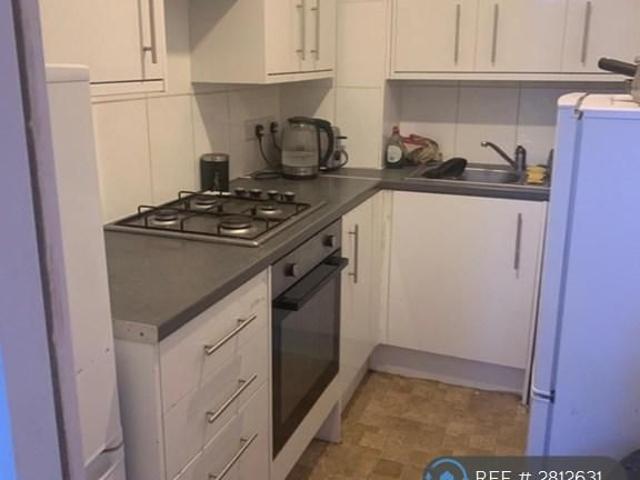 1 bedroom in a house share to rent