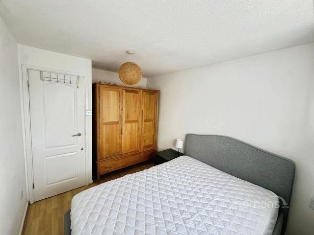 1 bedroom in a house share to rent