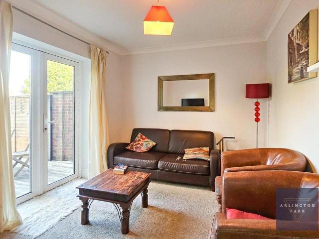 1 bedroom in a house share to rent