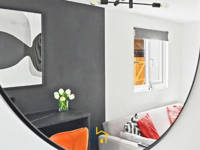 1 bedroom in a house share to rent