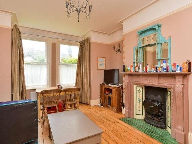 1 bedroom in a house share to rent
