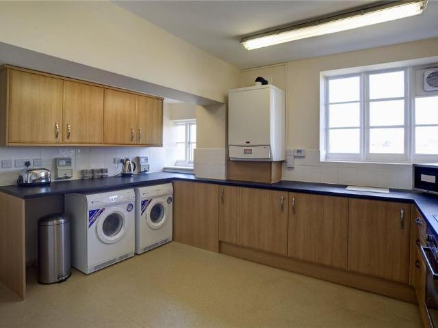 1 bedroom in a house share to rent