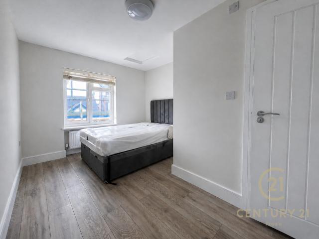 1 bedroom in a house share to rent