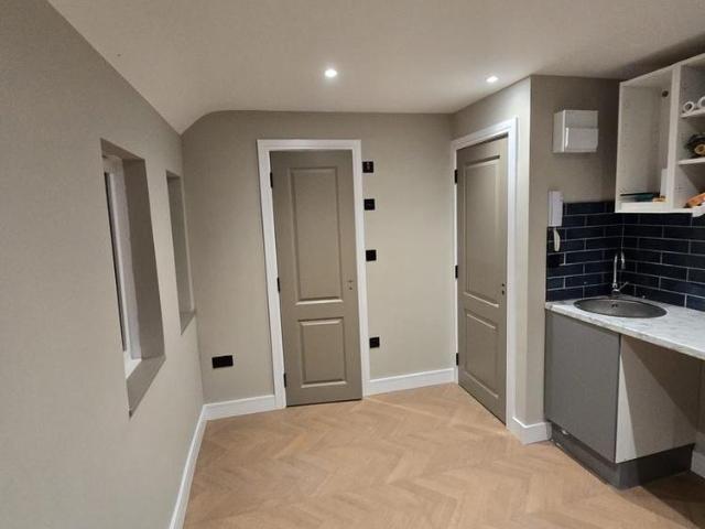 1 bedroom in a house share to rent