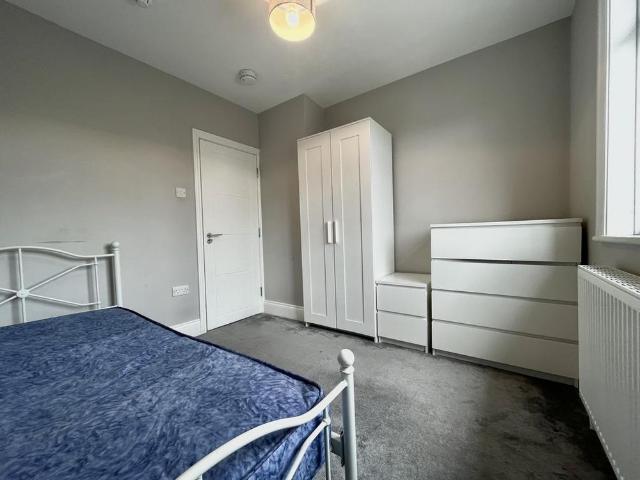 1 bedroom in a house share to rent