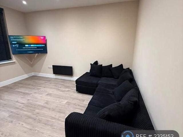 1 bedroom in a house share to rent