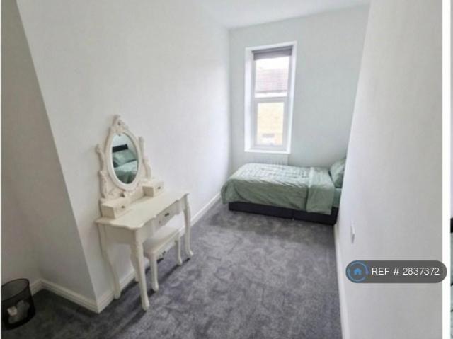 1 bedroom in a house share to rent
