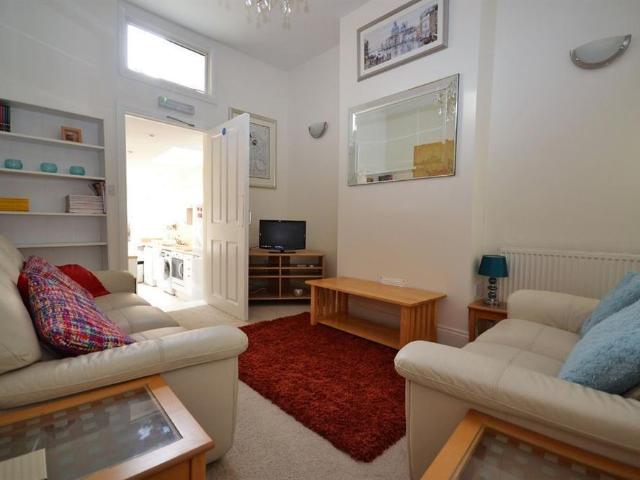 1 bedroom in a house share to rent