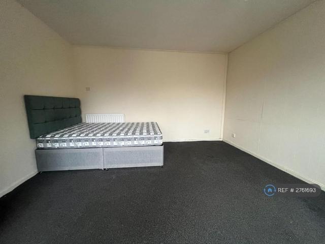 1 bedroom in a house share to rent