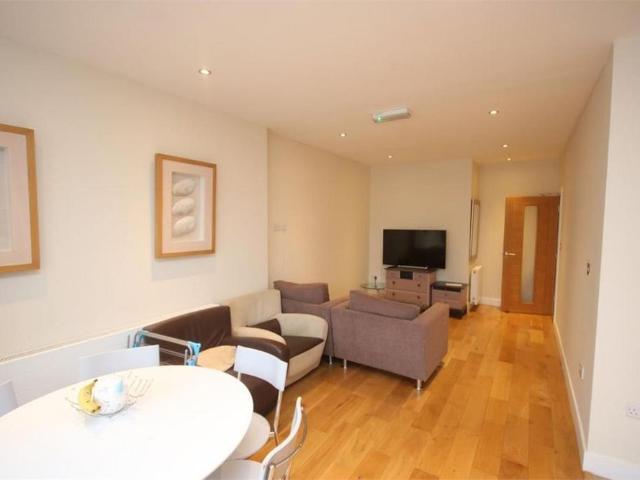 1 bedroom in a house share to rent