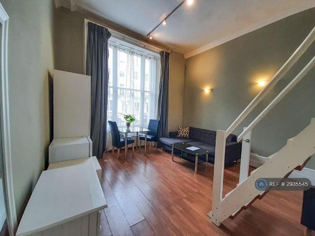 1 bedroom in a house share to rent