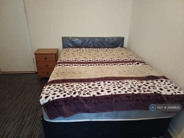 1 bedroom in a house share to rent