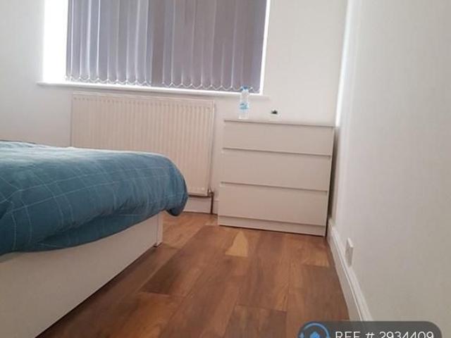 1 bedroom in a house share to rent
