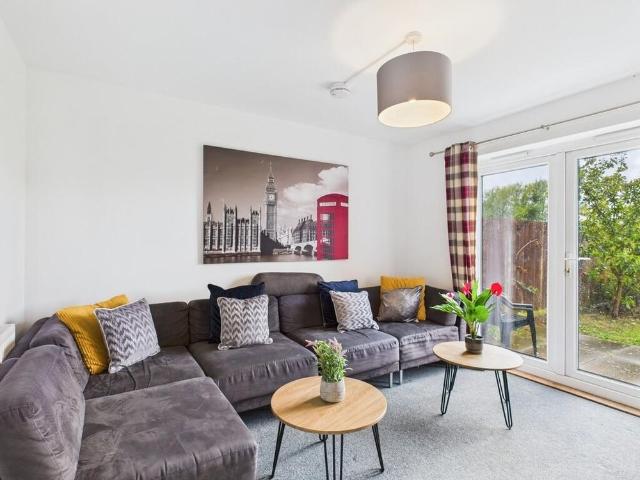 1 bedroom in a house share to rent