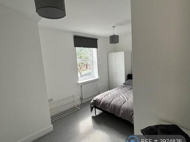 1 bedroom in a house share to rent