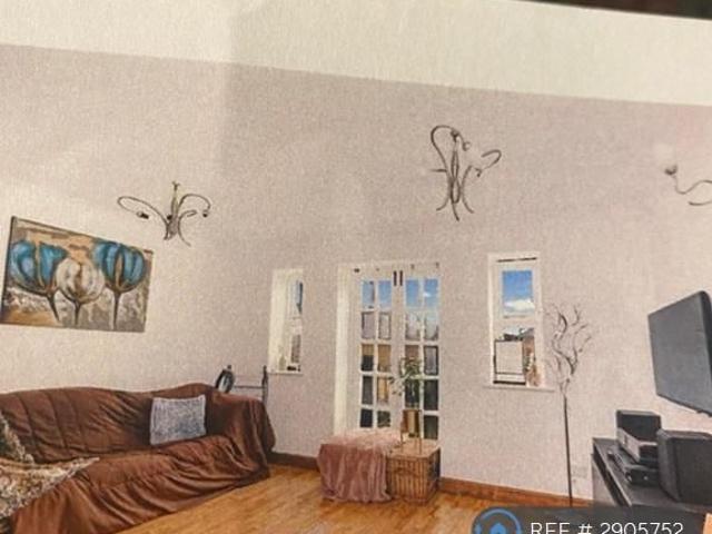 1 bedroom in a house share to rent