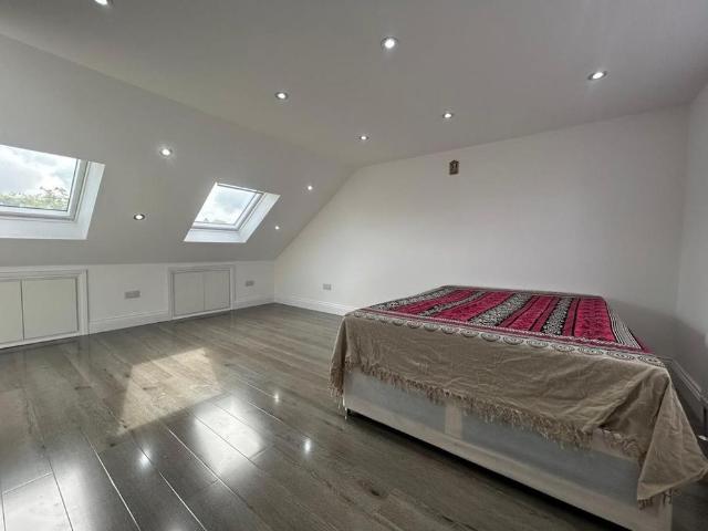 1 bedroom in a house share to rent