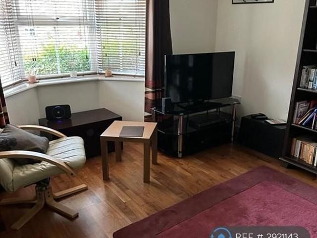 1 bedroom in a house share to rent