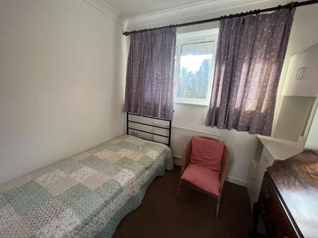 1 bedroom in a house share to rent