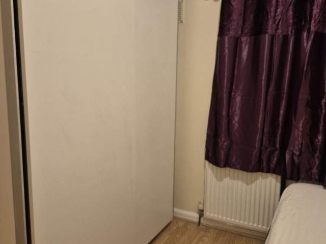 1 bedroom in a house share to rent