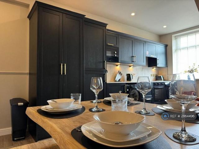 1 bedroom in a house share to rent